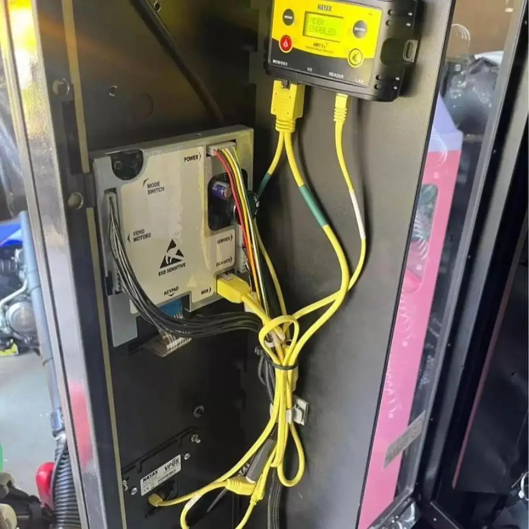 Cold Drink Vending Machine With Dual Zone Temp Control Available 2024 ...
