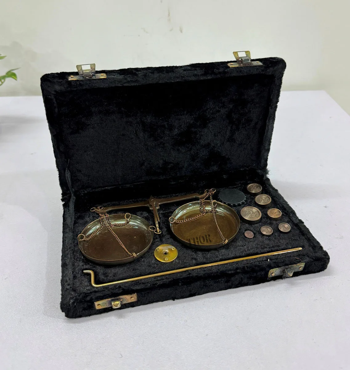 Antique Brass Polished Balance Scale - 50 Grams Showpiece