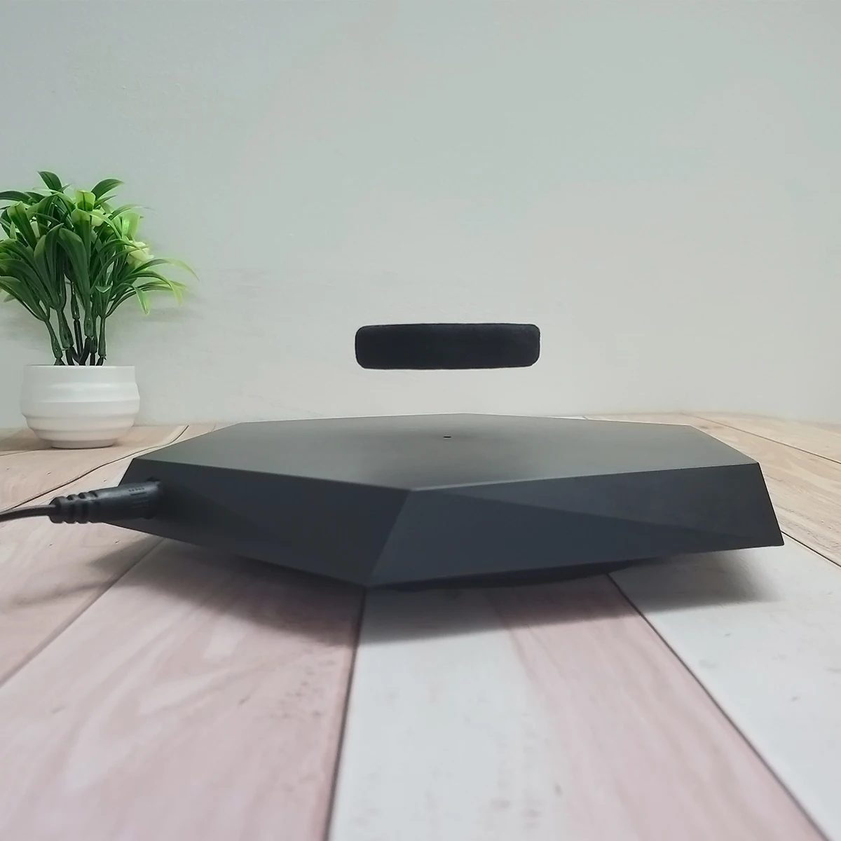 Hcnt Magnetci Floaring Levitating Display Stand For 0-200g Object - Buy ...