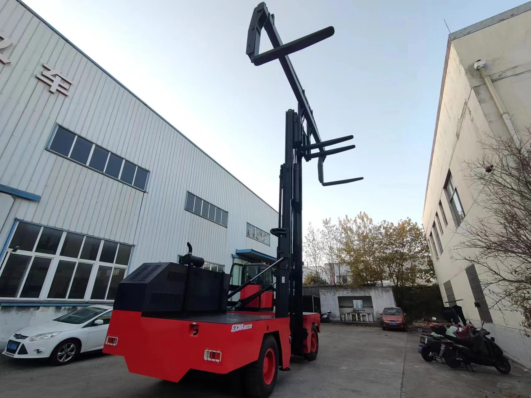 SOCMA 10 Ton Side Loader Forklift - Efficient Material Handling