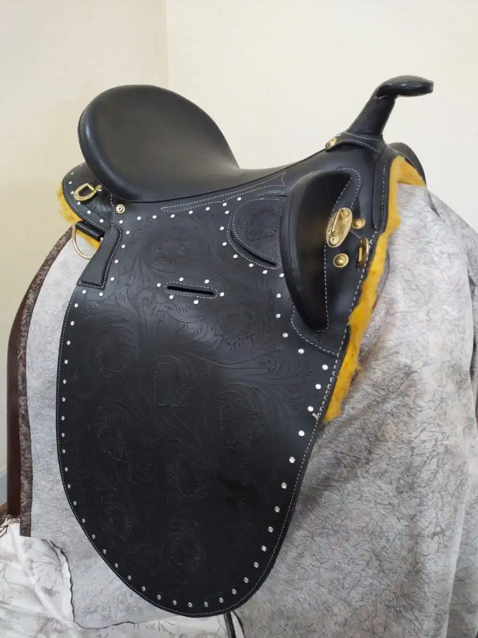 Premium Quality Barco Hand Tooled Australian Stock Leather Saddle For ...