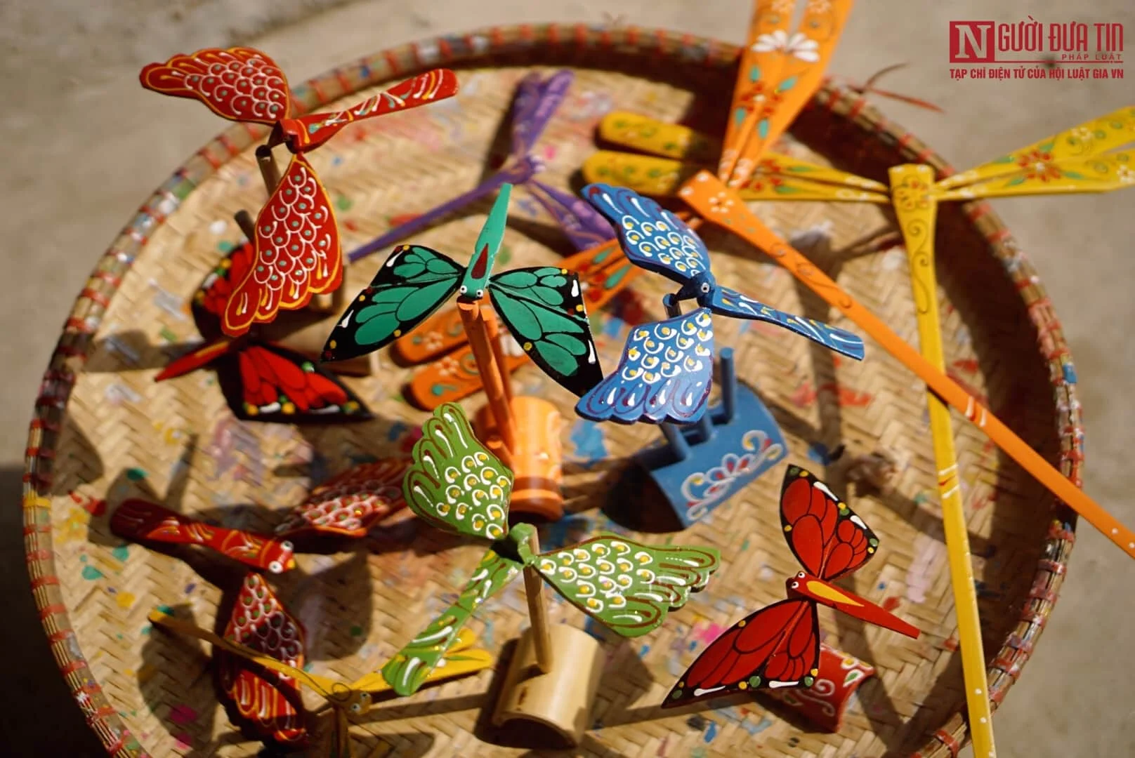 Customizable Bamboo Dragonfly Toys - Eco-Friendly DIY Kits
