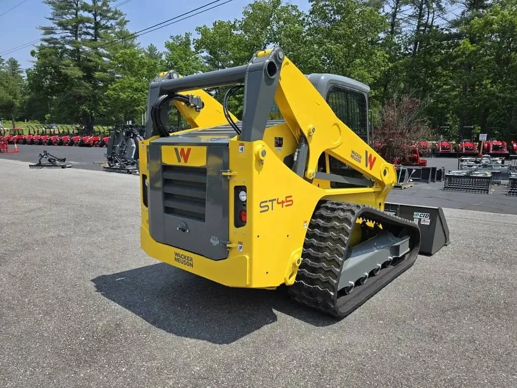 High Lift 100HP Diesel Deutz Engine Skid Steer Wacker Neuson ST45 ...