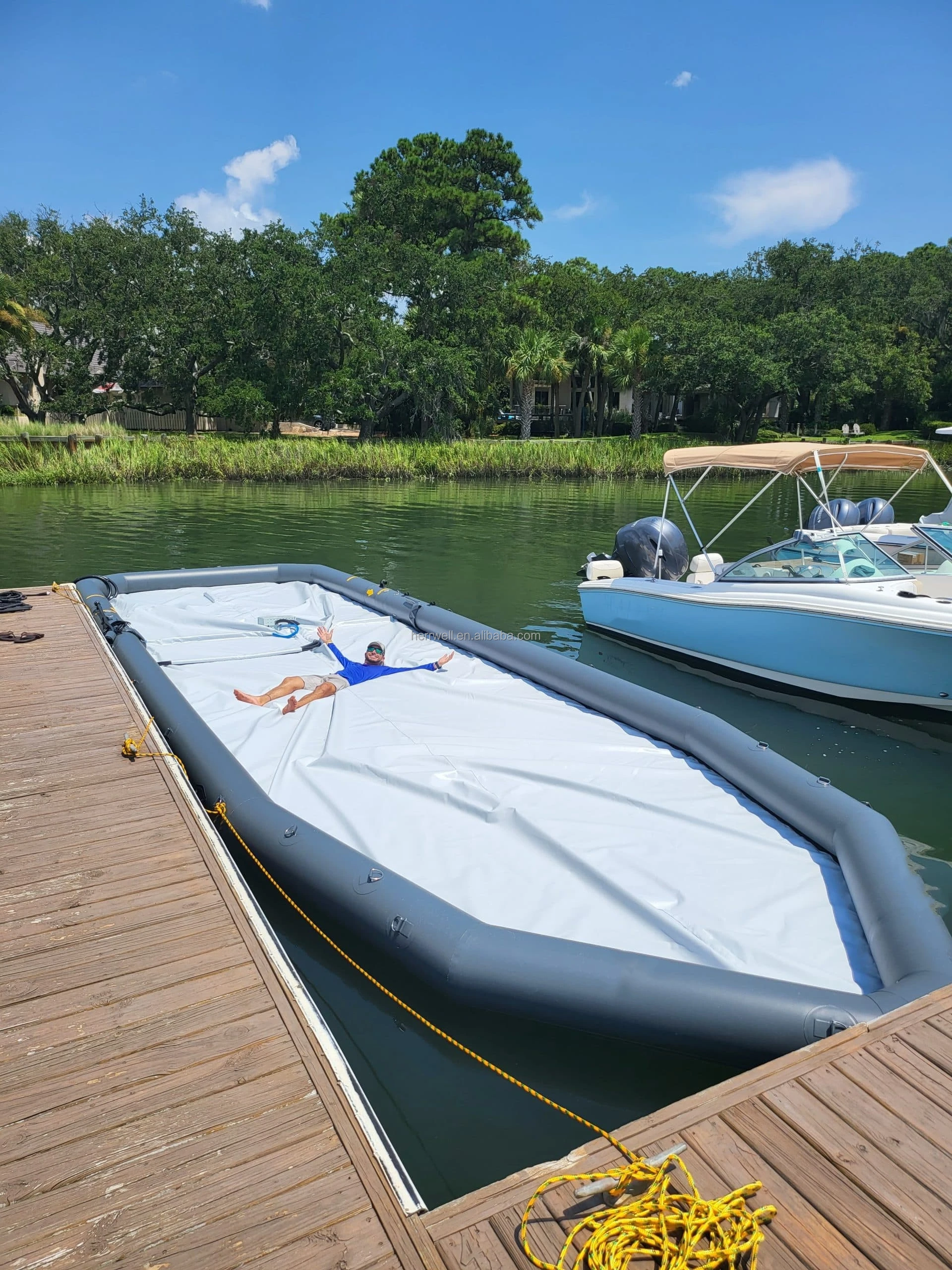 Durable Inflatable Dock - Perfect for Motorboats & Jetskis