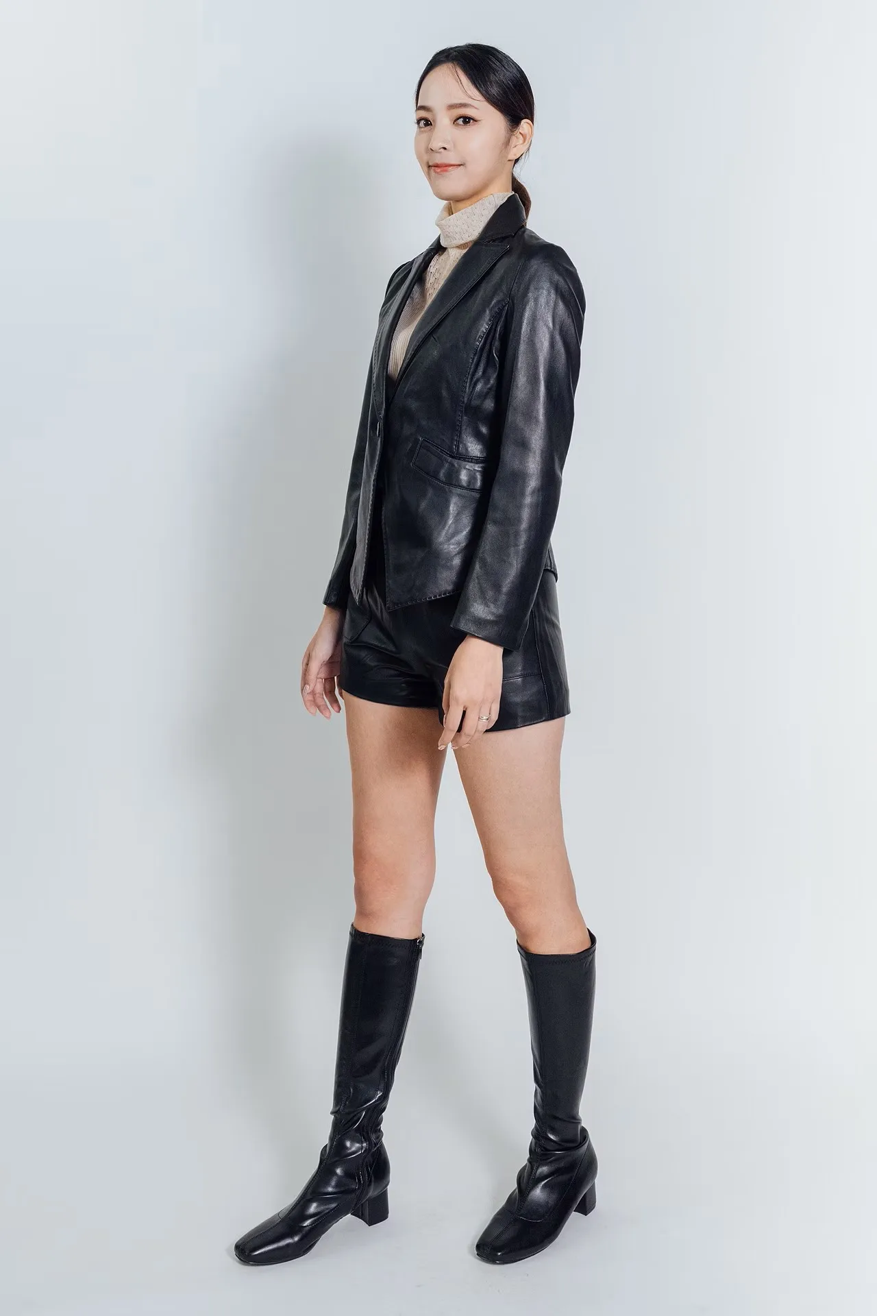 Form-fitting Leather Suit Jacket - Buy Slim-cut Leather Suit Jacket ...