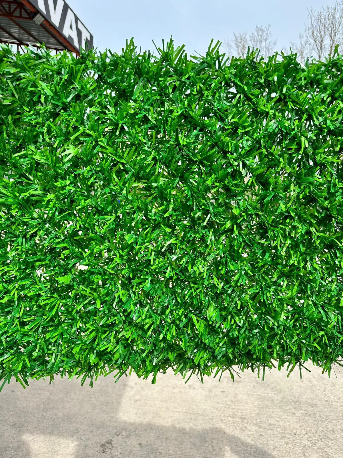 Artificial Grass Chain Link Fence Rolls - Durable & Eco-friendly