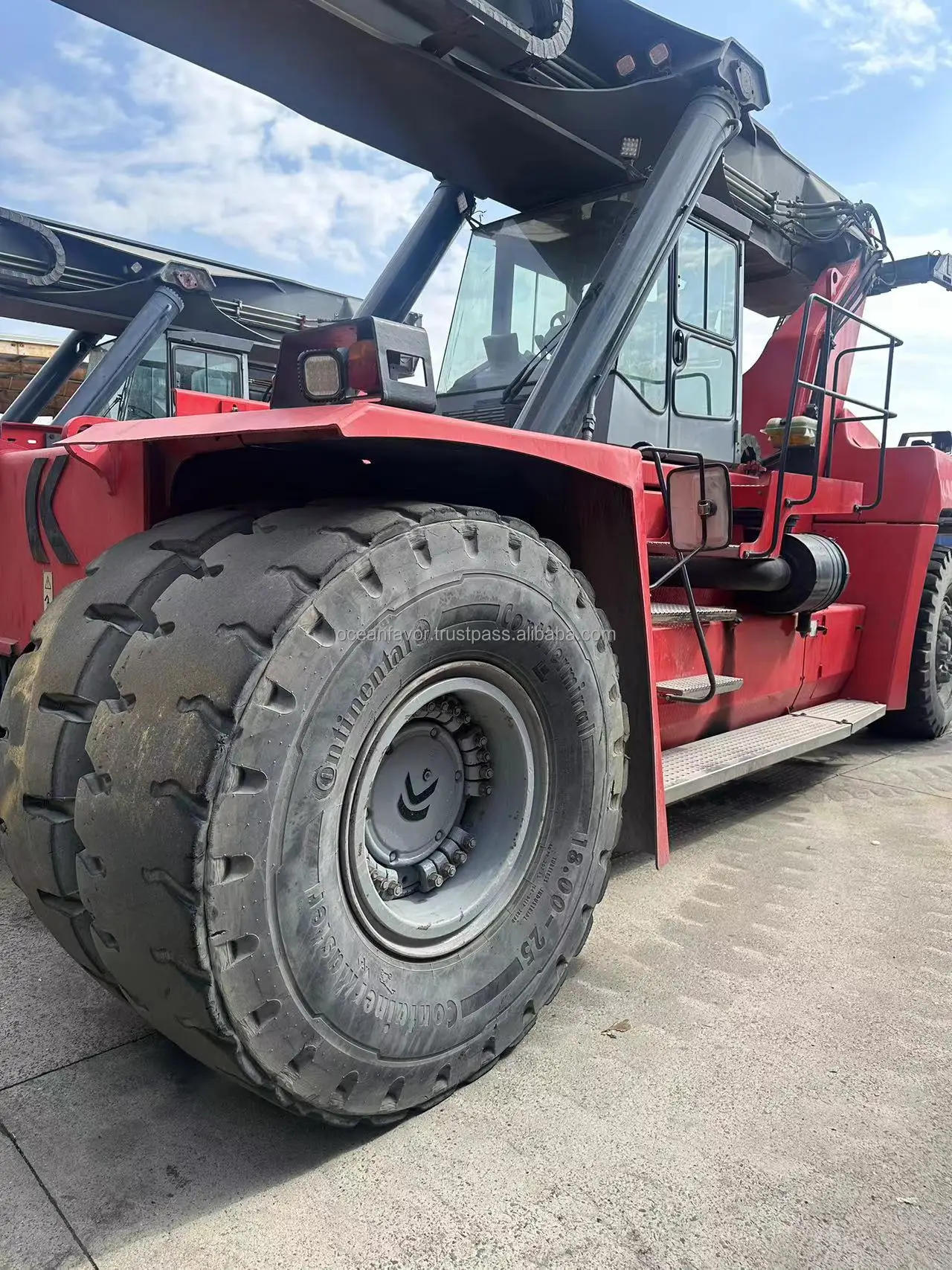 Kalmar DRF450 Reachstacker - 45 Ton Port Lifting Crane