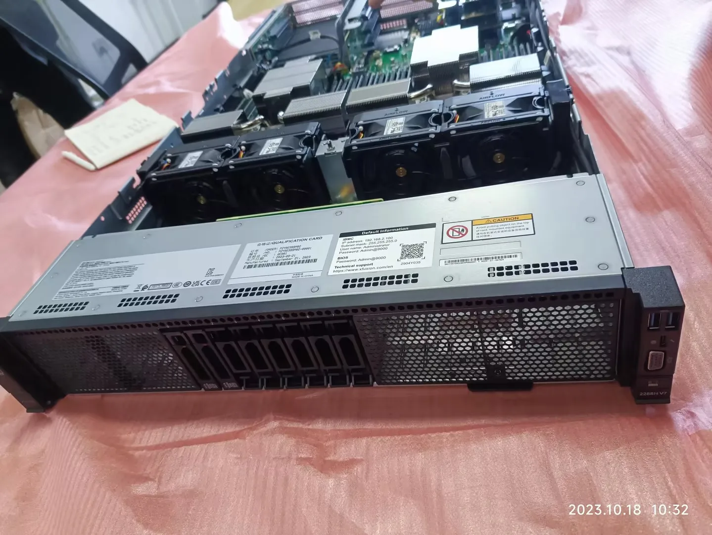 FusionServer 2288H V7 Intelligent 8 to 35 X 2.5 Inch SAS/SATA/SSD Drive ...