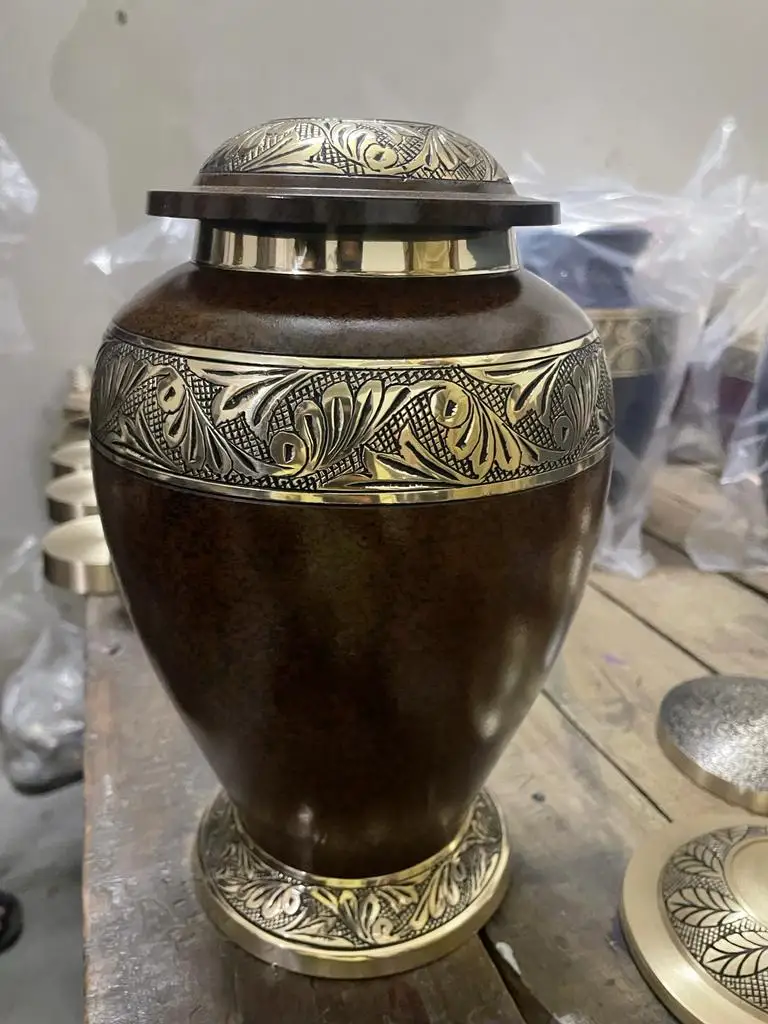 Traditional Designing Aluminum Cremation Urn Handmade Flower Designing ...