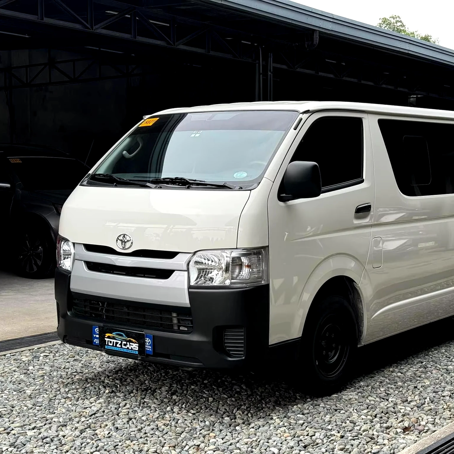 Used 2019 Used Toy Ota Hiace Mini Bus| Alibaba.com