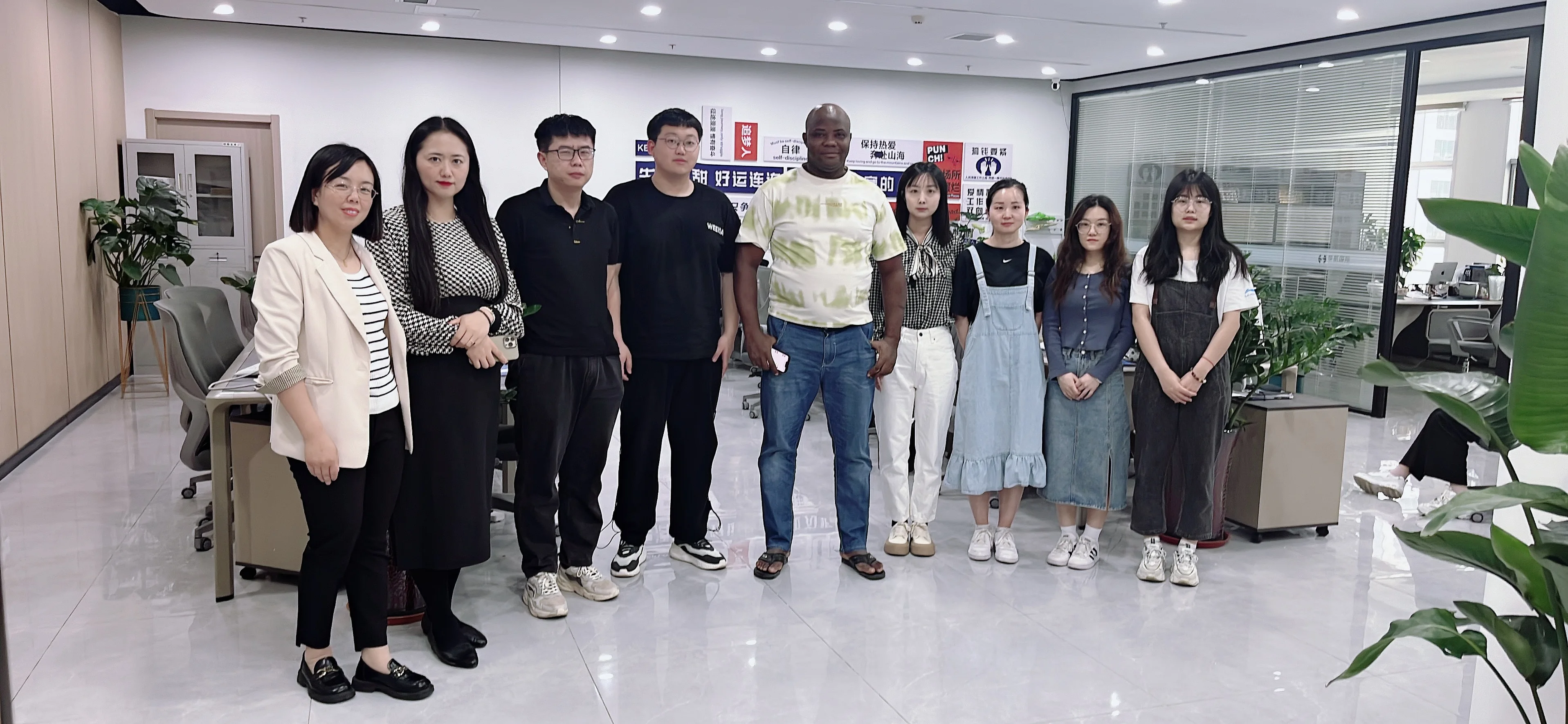 Sinotruk Howo Spare Parts Gear Pump 14571234C - High Quality