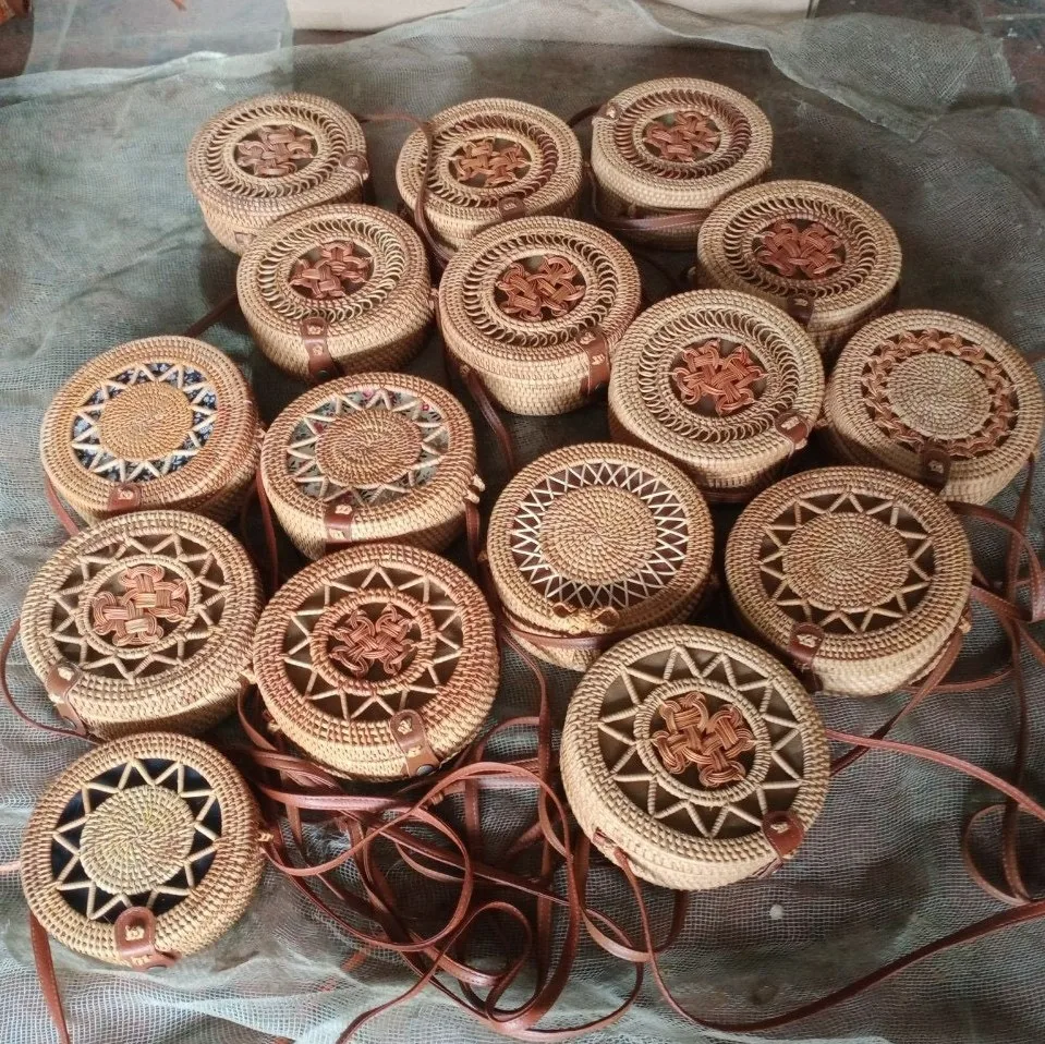 Wholesale Summer Vacation 2023 Round Rattan Diy Women Sling Handmade ...