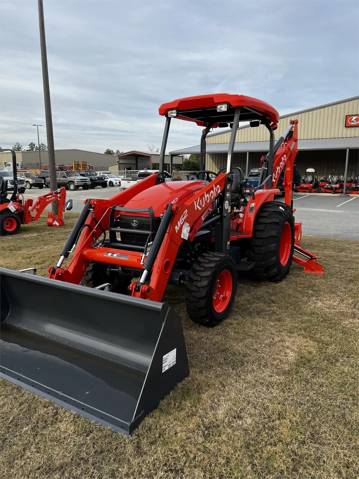 New Model Kubota M62 Wheel Tractor Loader/Backhoe Germany Tested ...