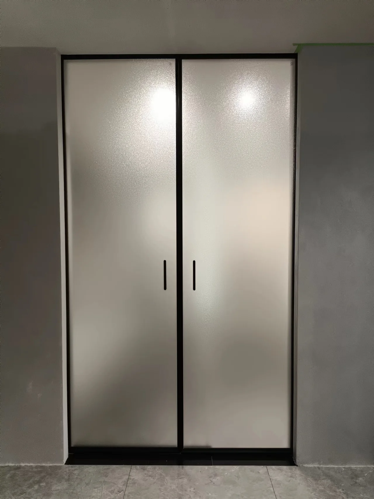 Trackless Ghost Door With Narrow Edge Glass Invisible Track Suspension ...