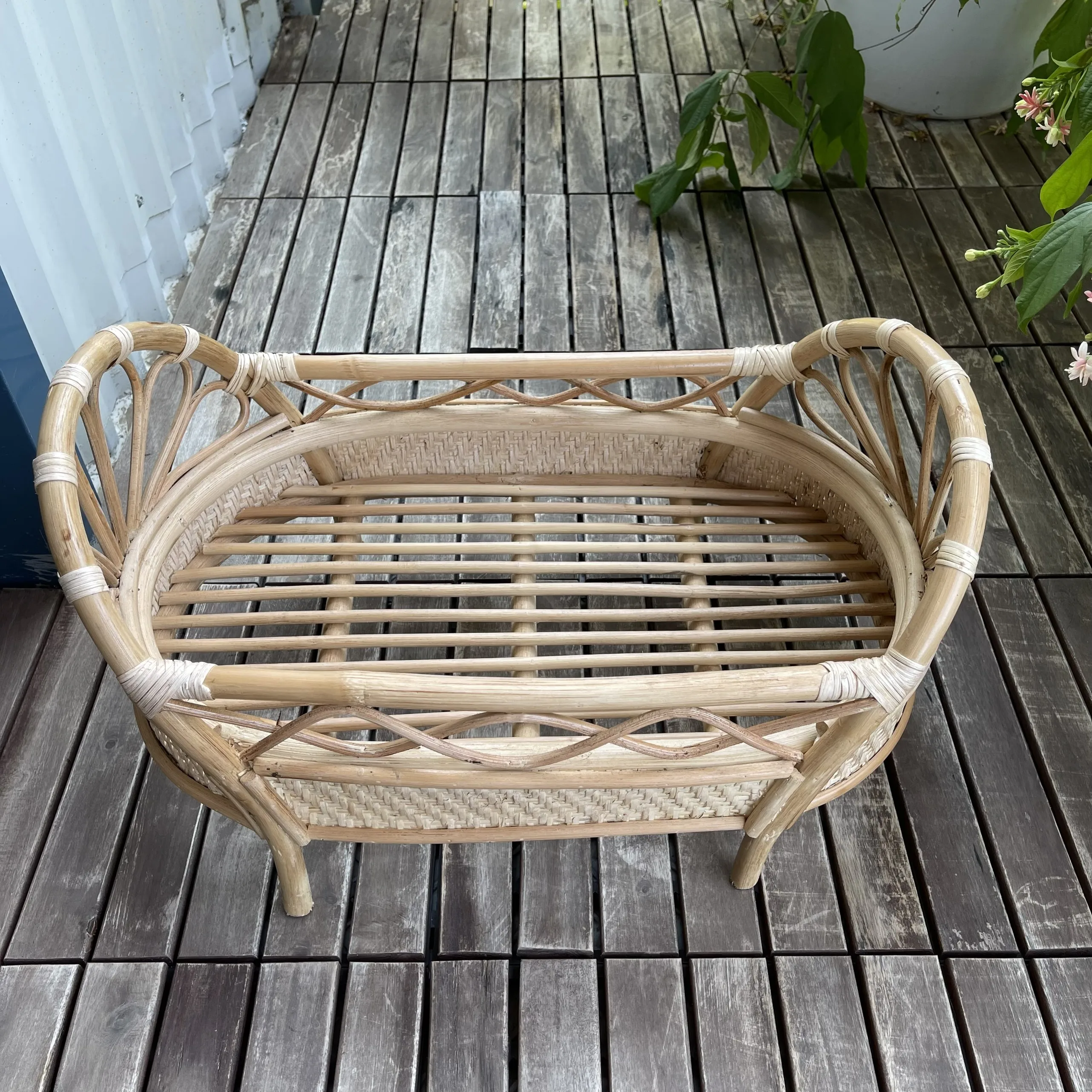 Handmade Newborn Baby Rattan Crib Props for Safe & Comfortable Photography