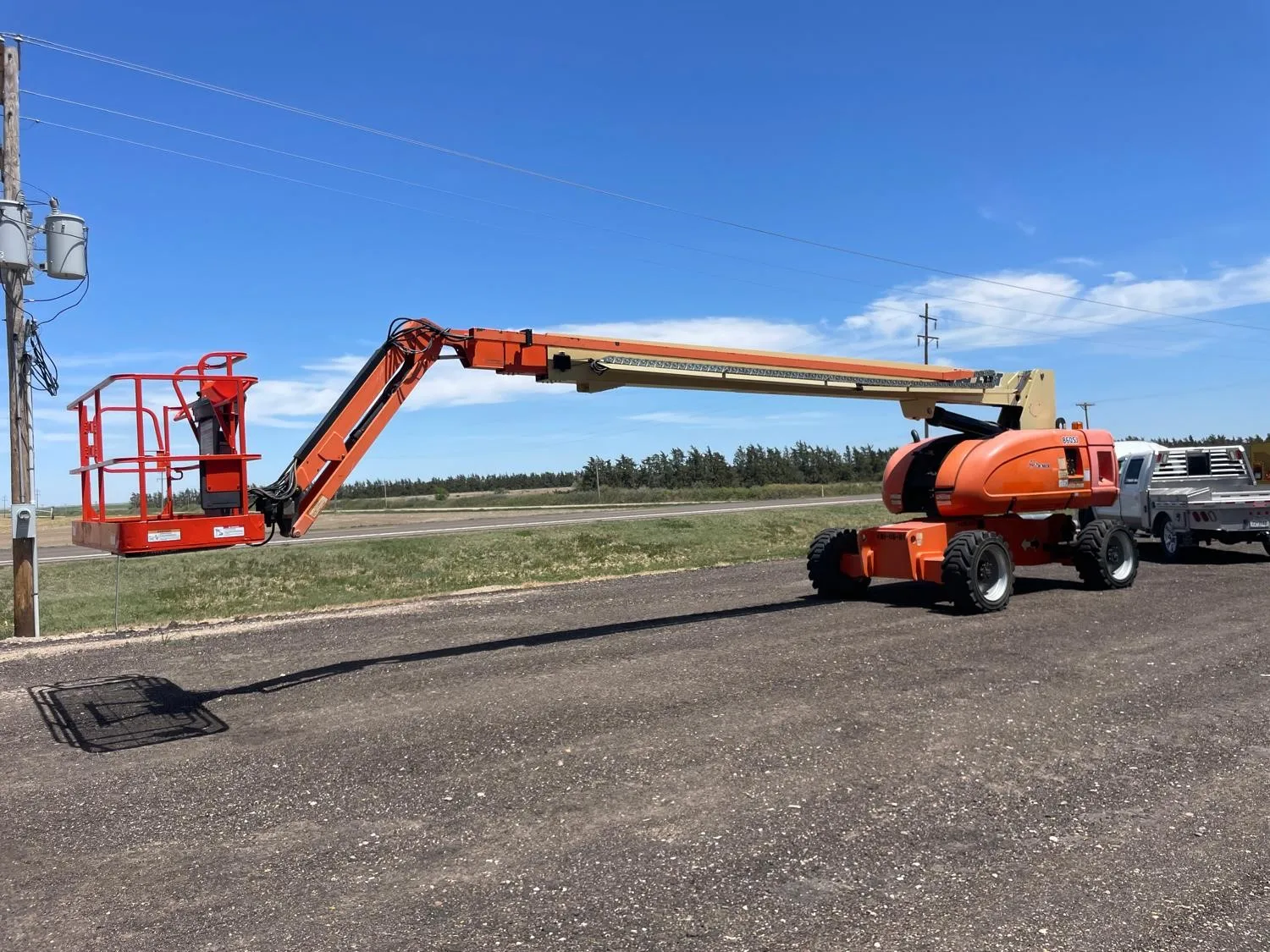 Cherry Picker Lift Hydraulic Cargo Elevator Warehouse Freight Lifter ...