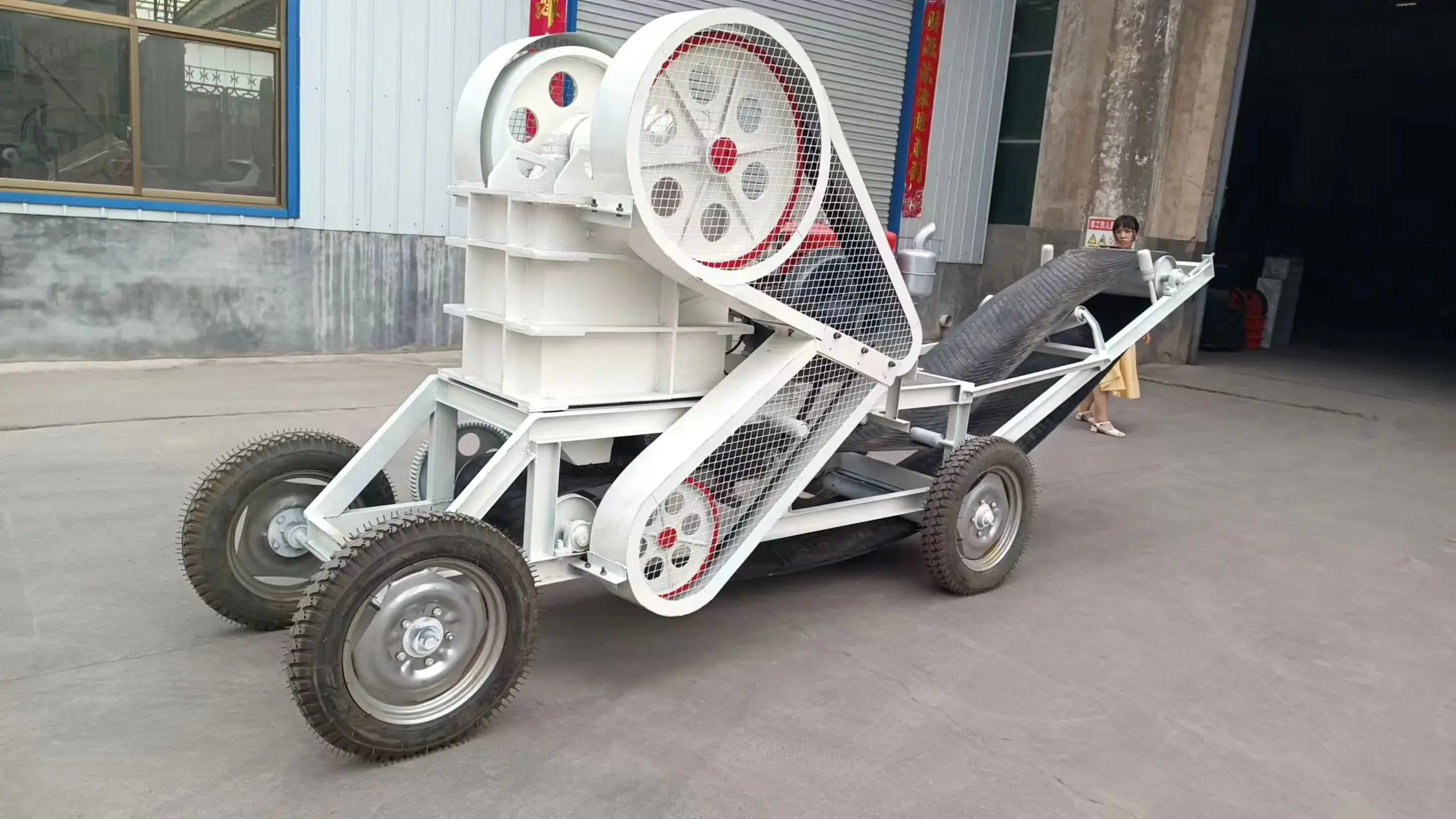 Top Quality Mini Portable Diesel Stone Rock Pe 220x350 Model Jaw ...