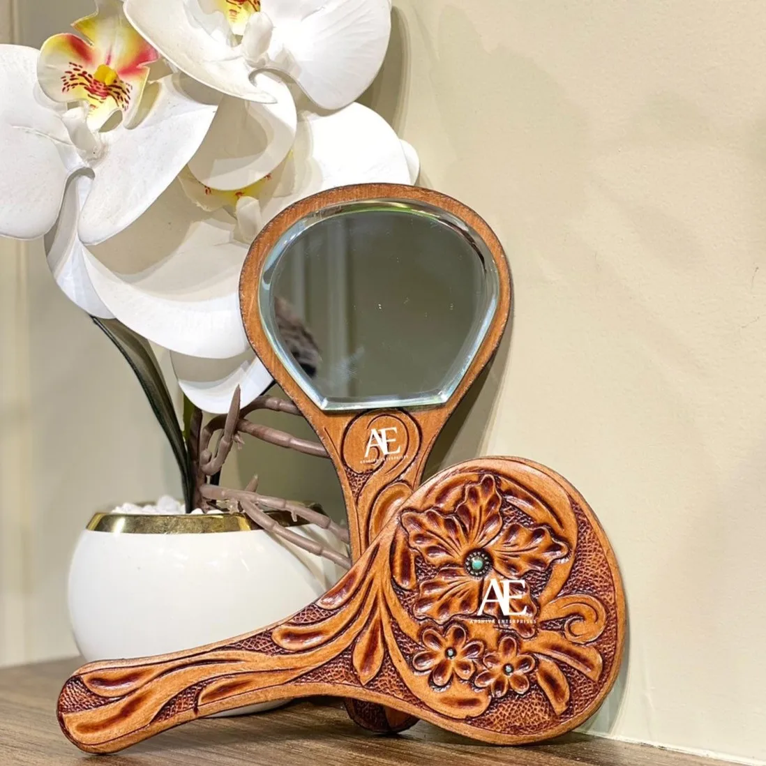 Best Seller 2024 Hand Made Tooled Embossed Leather Make Up Table ...