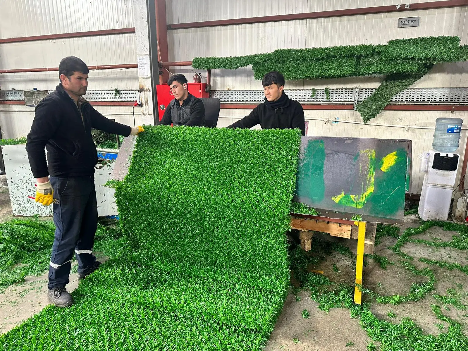 Artificial Grass Chain Link Fence Rolls - Durable & Eco-friendly