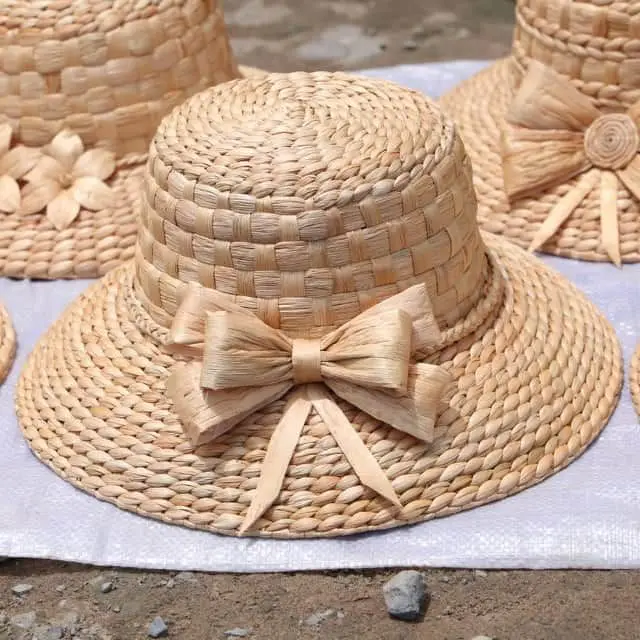 Wide-brimmed sedge hat water hyacinth hat - Eco-friendly product ...