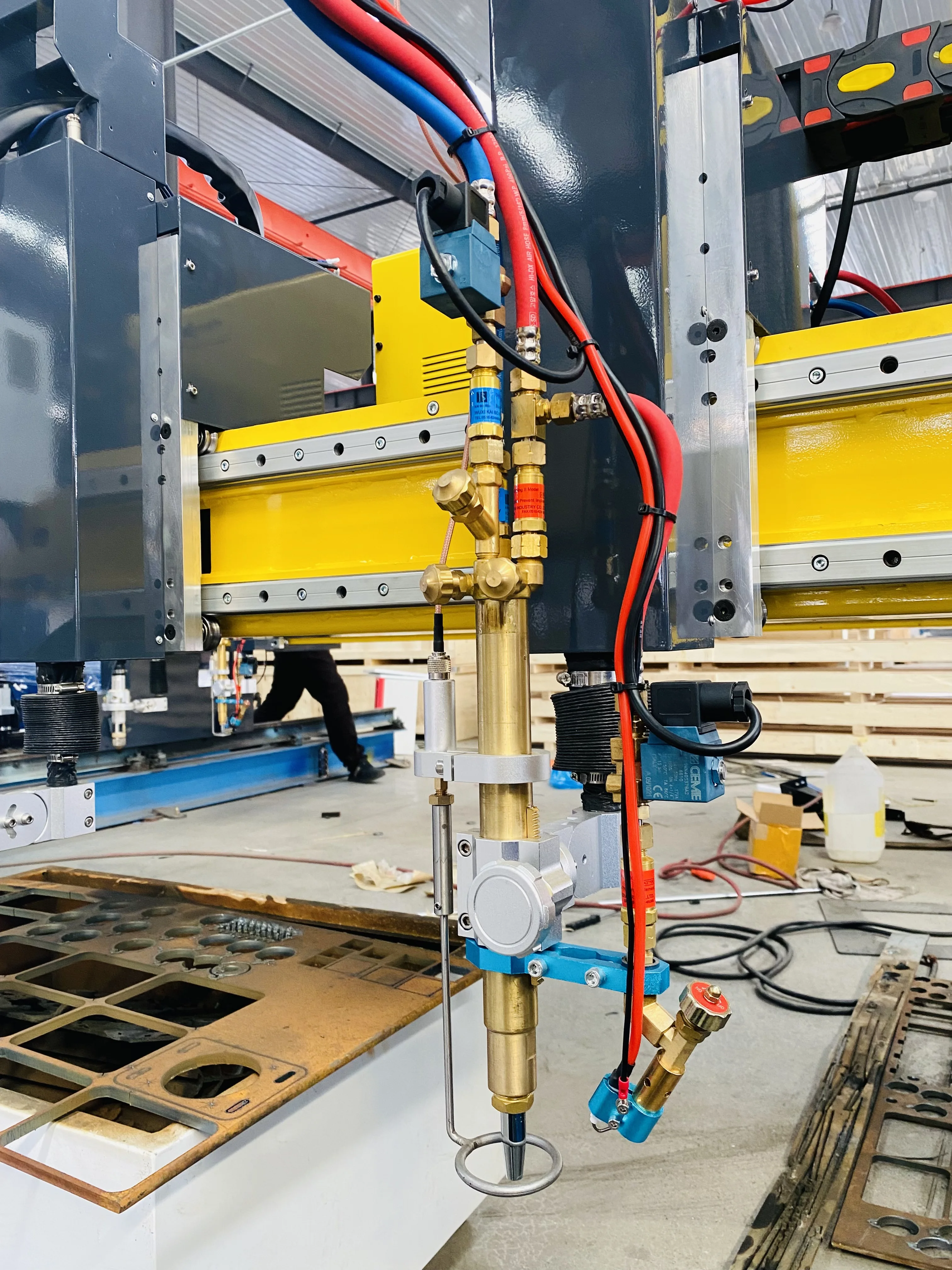 Light CNC Gantry Cutting Machine Plasma Cnc Cutting Machine Factory Use ...