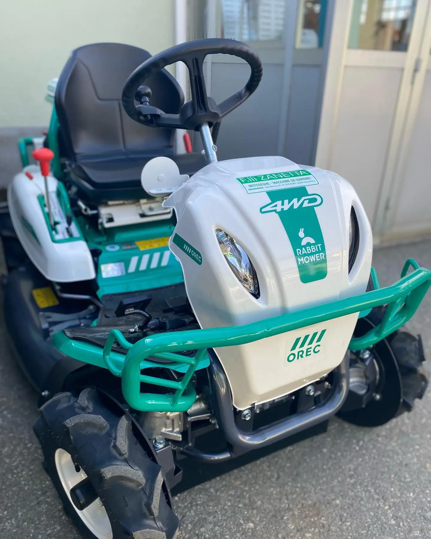 Rabbit Mower RM952 - Efficient Lawn Mowing Solutions