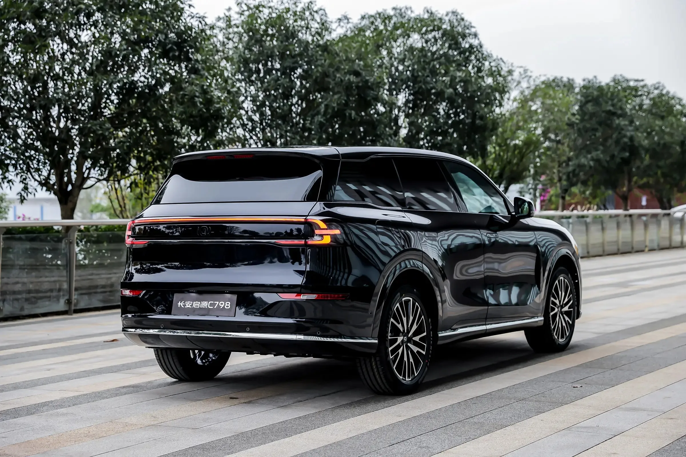 2025 Changan Qiyuan Q07 Hybrid Electric SUV - 5 Seats