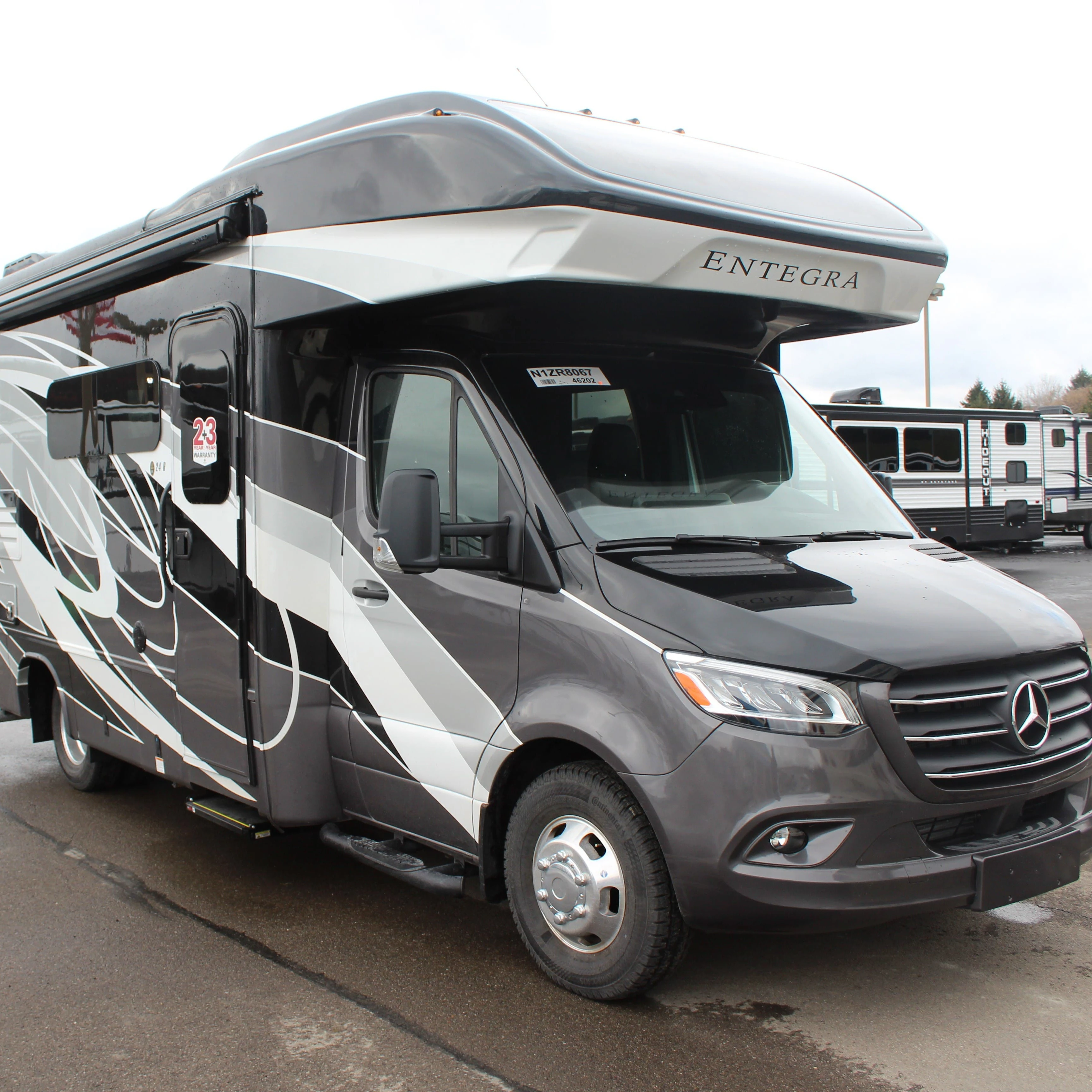 Used 2023 Entegra Qwest 24r Luxury Motorhome Used For Camping - Buy ...