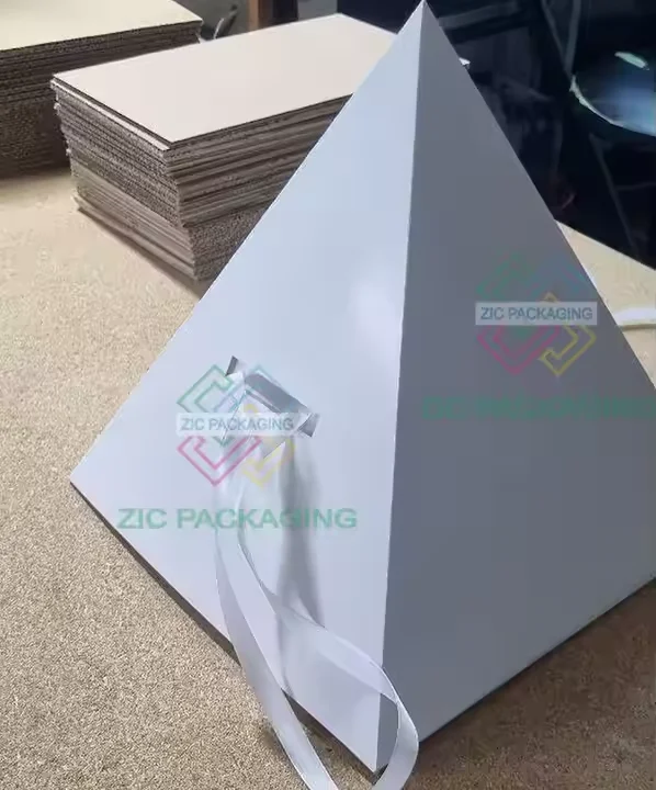 Eco-Friendly Food Pyramid Paper Box for Cakes, Sushis, & Snacks ...
