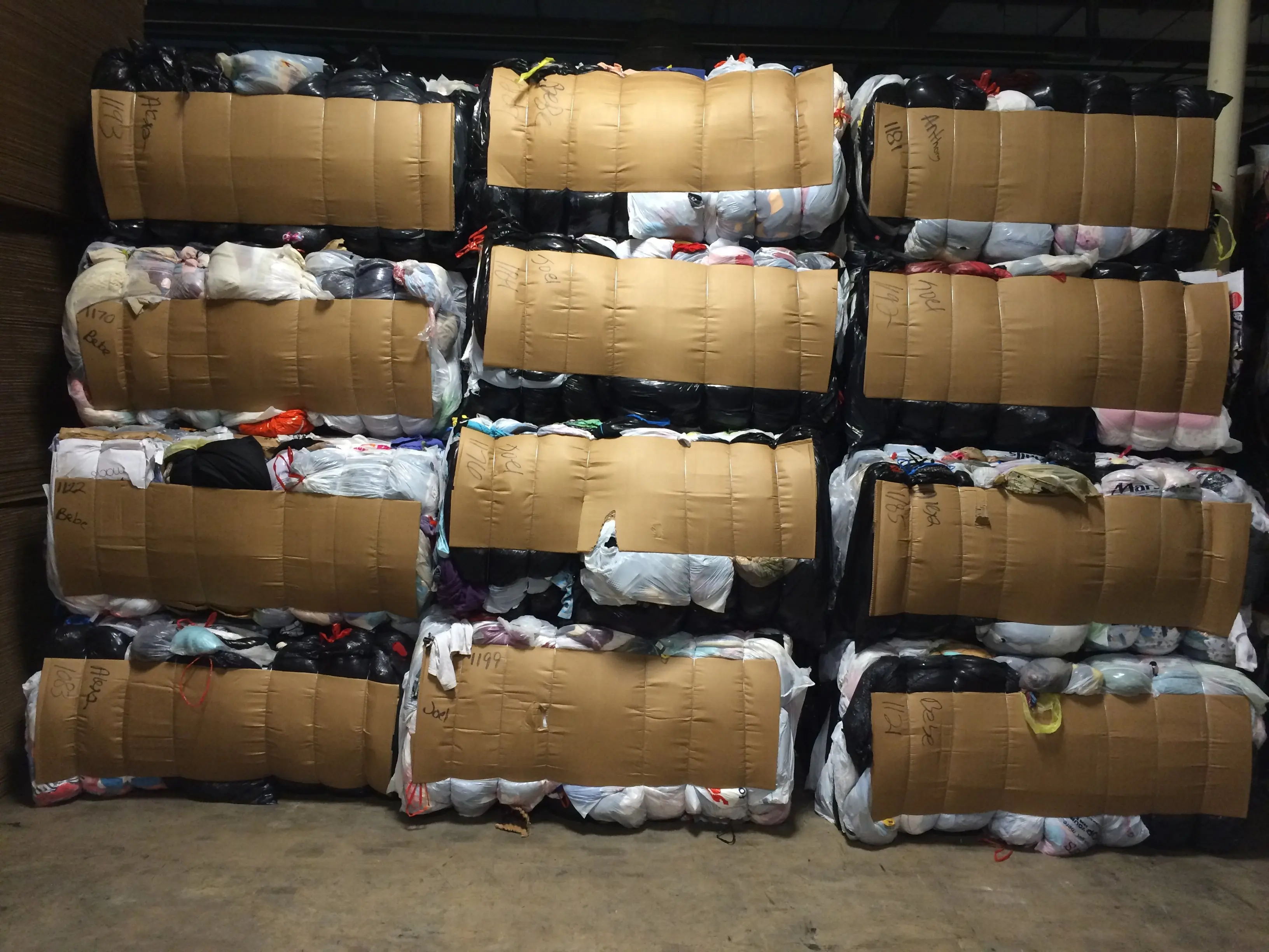 Shop Luxury Brand Clothes - Used Dresses & Cotton Bales