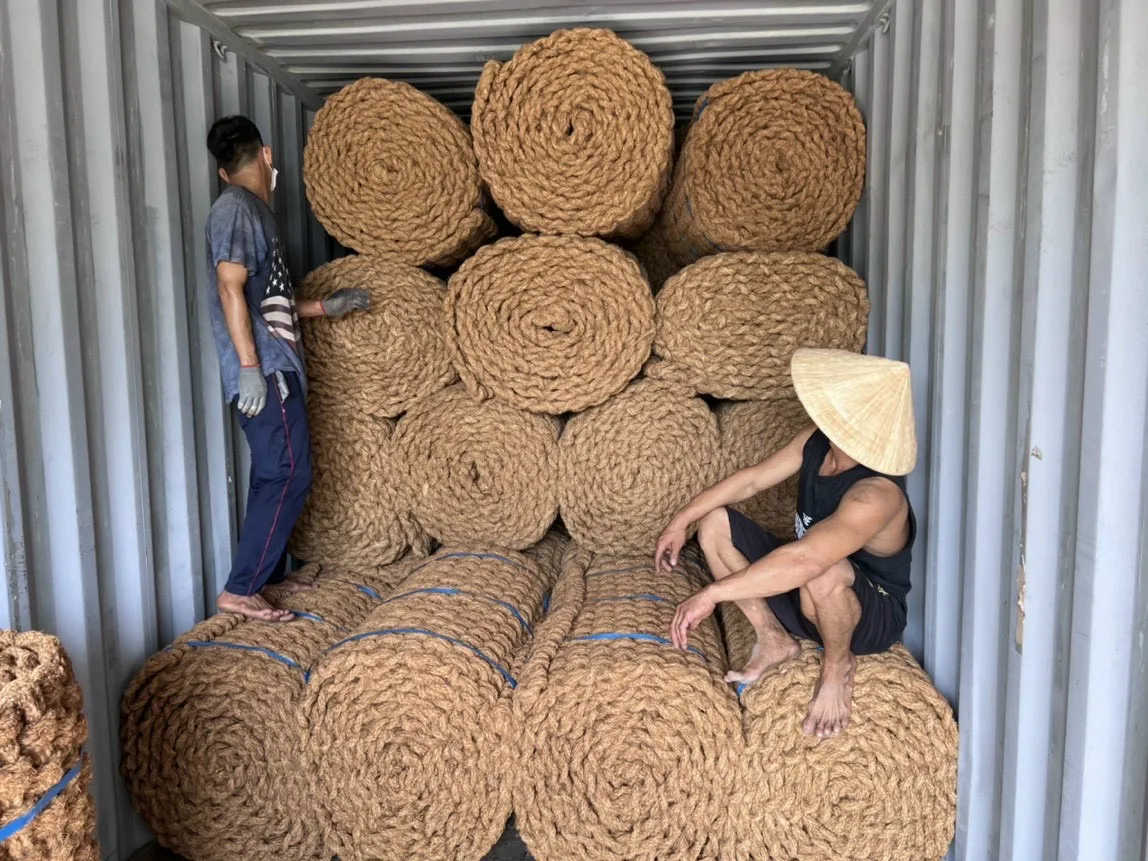 Vietnam Outdoor Coconut Coir Mat Roll For Road Paving In Park And ...