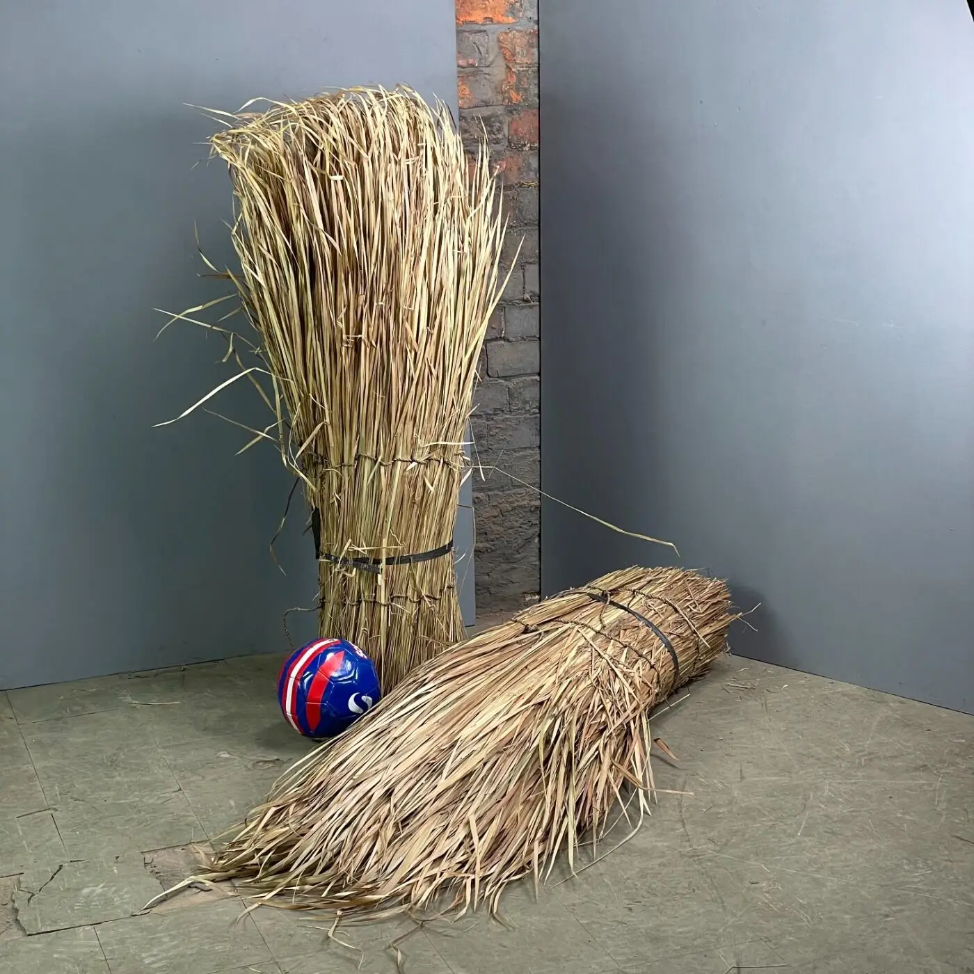 Wholesale Grass Thatched Roof Straw Thatching Rolls