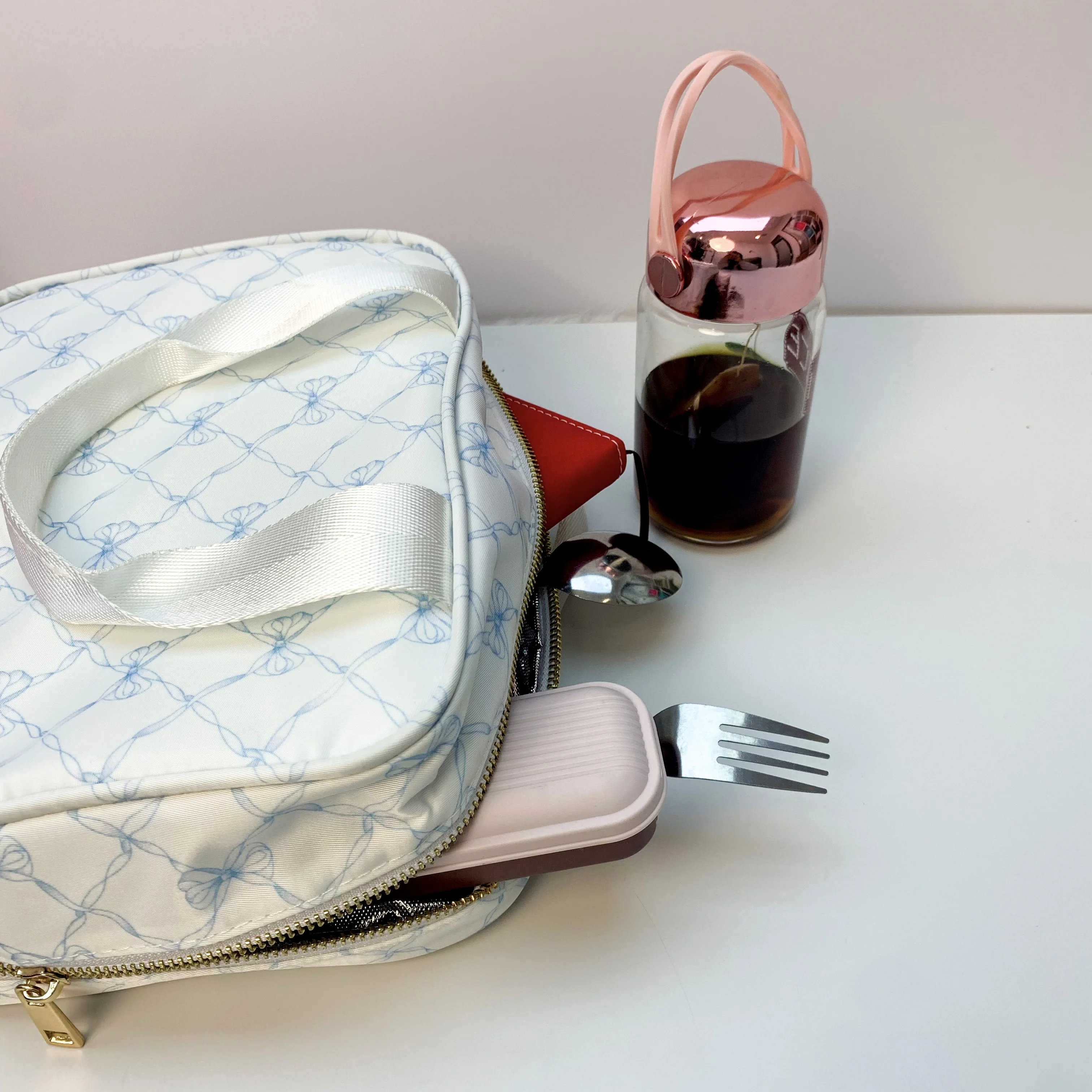 Shop Our Hot Sale Bow Pink Waterproof Lunch Box - Perfect for Kids