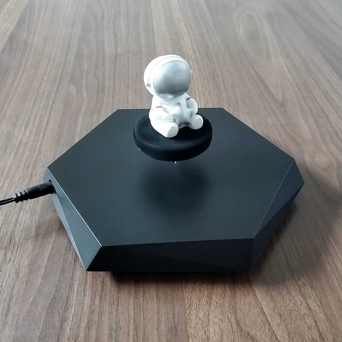 Hcnt Magnetci Floaring Levitating Display Stand For 0-200g Object - Buy ...