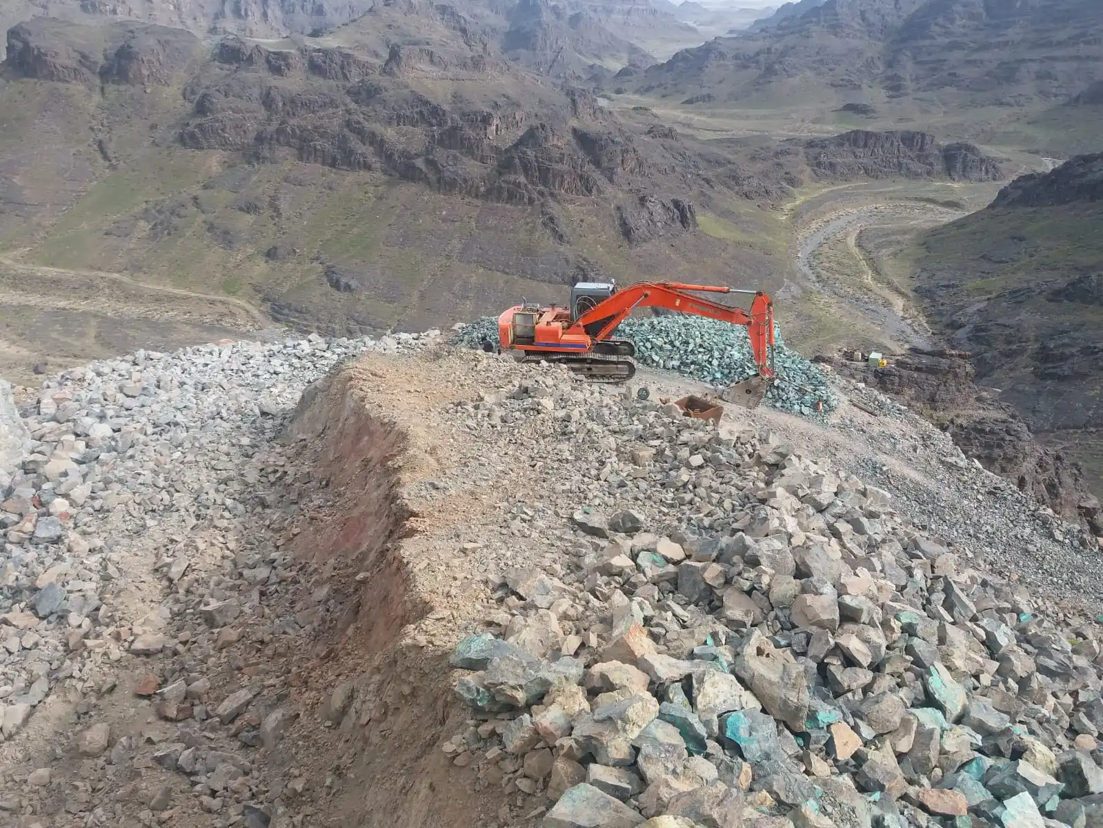 Copper Ore Oxide ( Green Ore) 5% Ore & 30% Concentration With Packaging ...