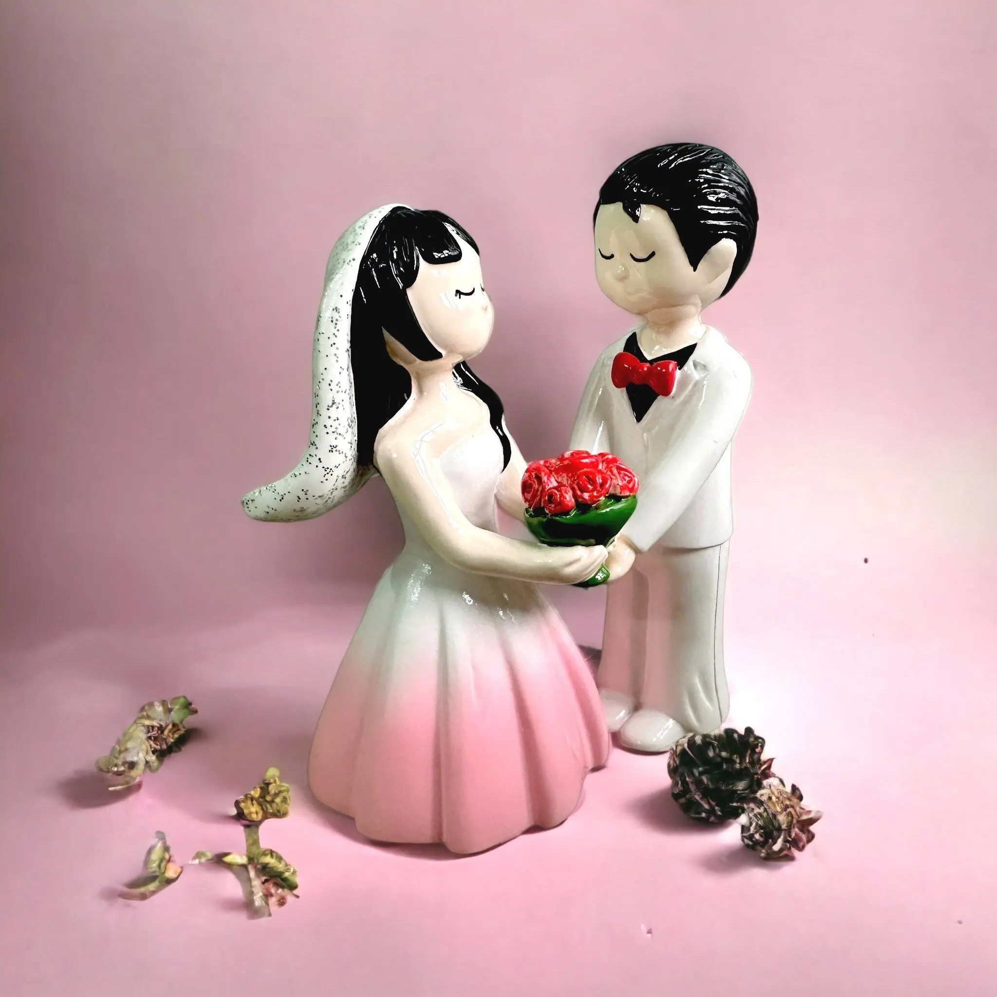 Wholesale Decorative Statues of Cute, Intimate Wedding Couples for ...