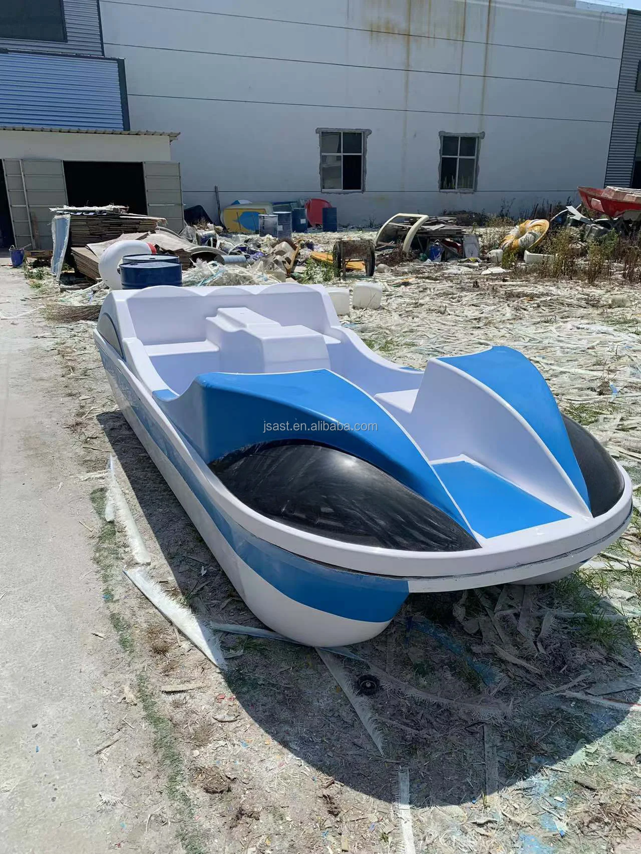 Customized Color 4-Person Pedal Boat - Fiberglass Boat