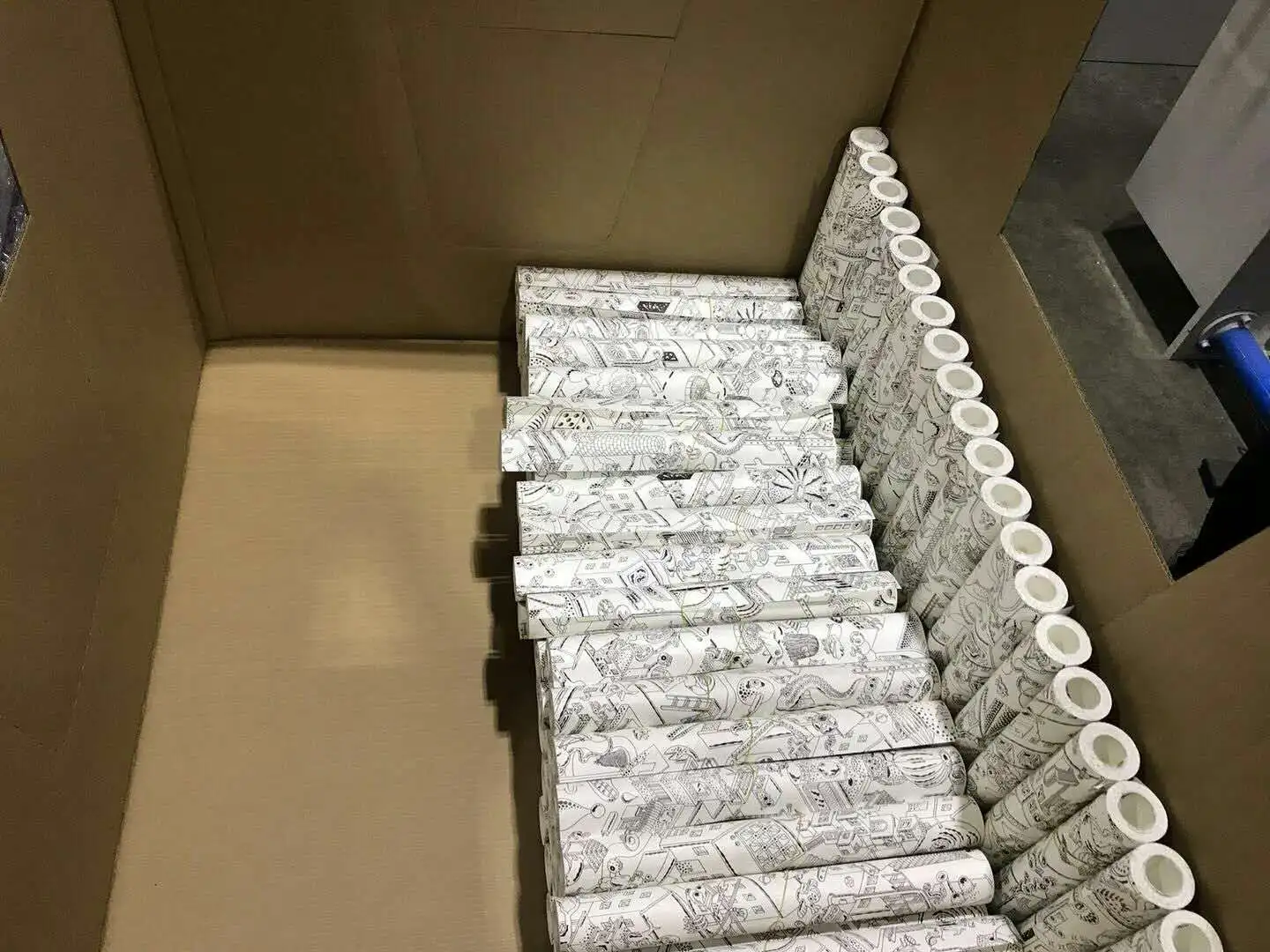 SLT-SUA Cutting Wallpaper - Efficient Wrapping Solutions