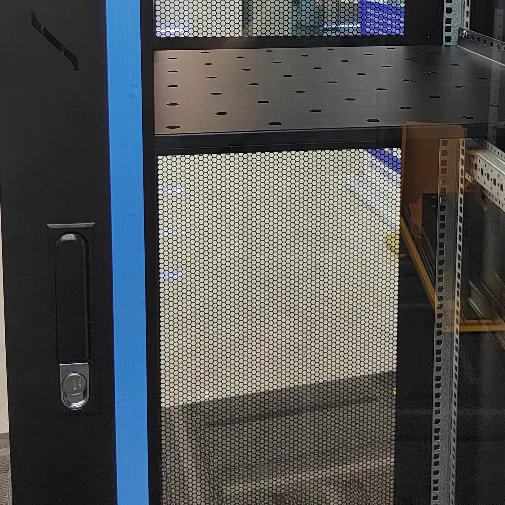 Cheap Price Floor Standing 12u 22u Server Racks Cabinets Smart Lock ...