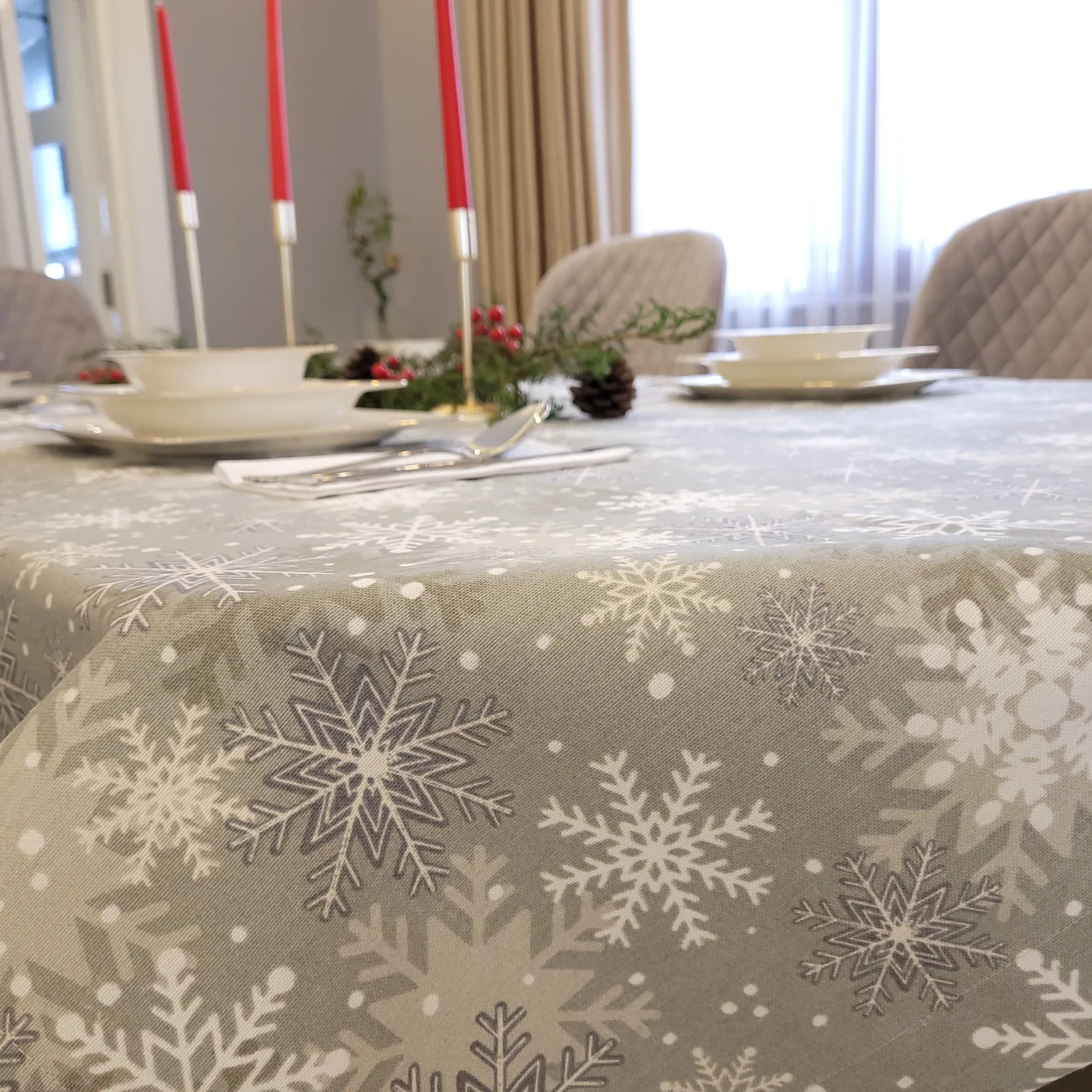 Christmas Tablecloth Carefree Snowflake Tablecloth Stain Resistant ...