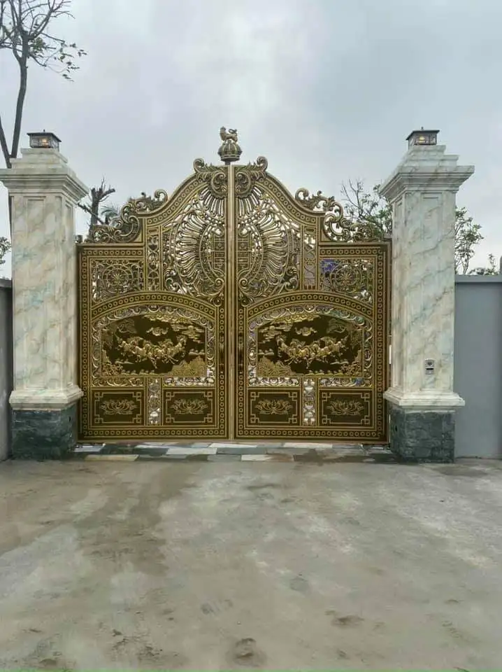 Customized Garden Fence Cast Iron Driveway Gates Gate Strong Iron Fancy ...