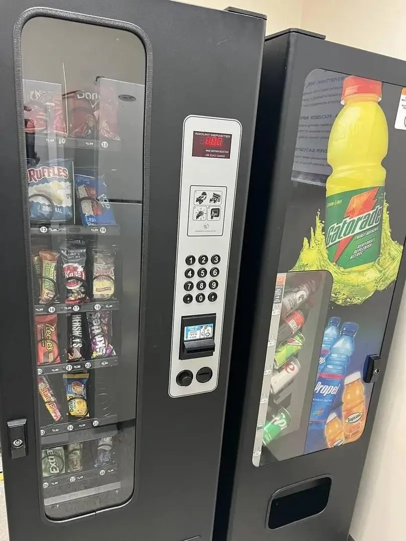 Cold Drink Vending Machine With Dual Zone Temp Control Available 2024 ...