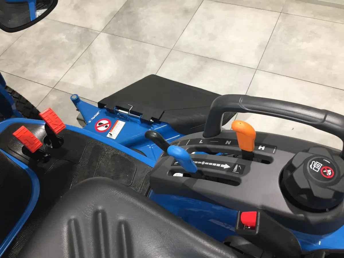 LS Lawn Mower 4x4 Small Tractor With Front End Loader Backhoe Tractors ...