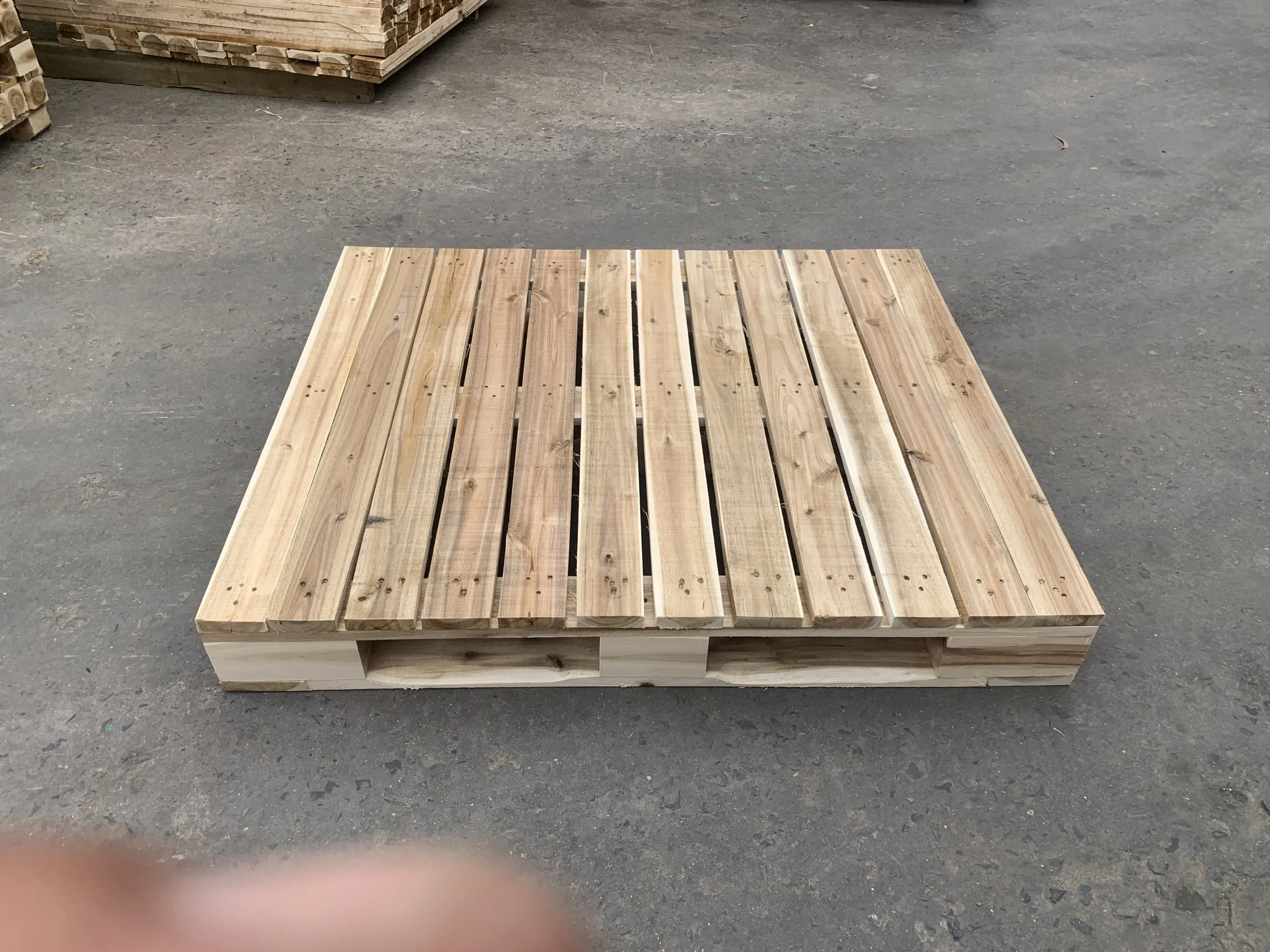 Durable Heat Treated Wooden Pallets for Logistics Export
