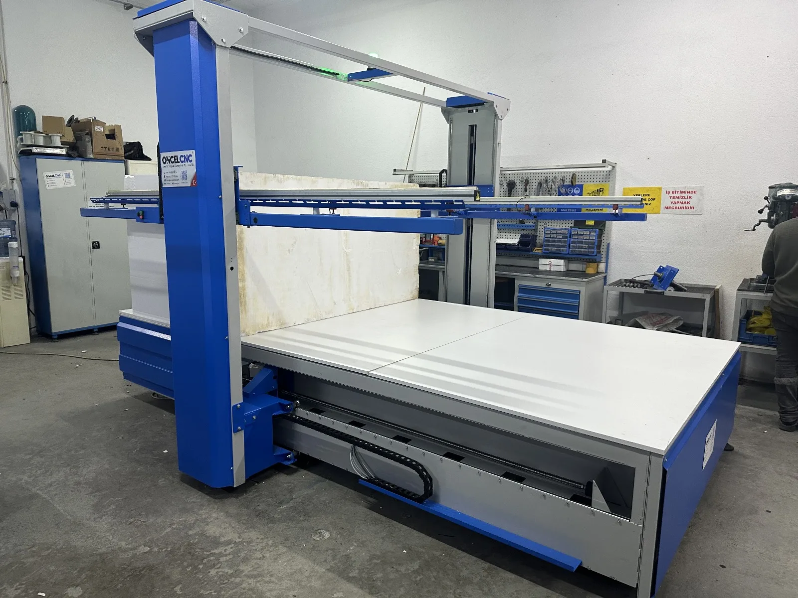 Alibaba.com: Automatic CNC hot wire foam cutting machines, EPS foam ...
