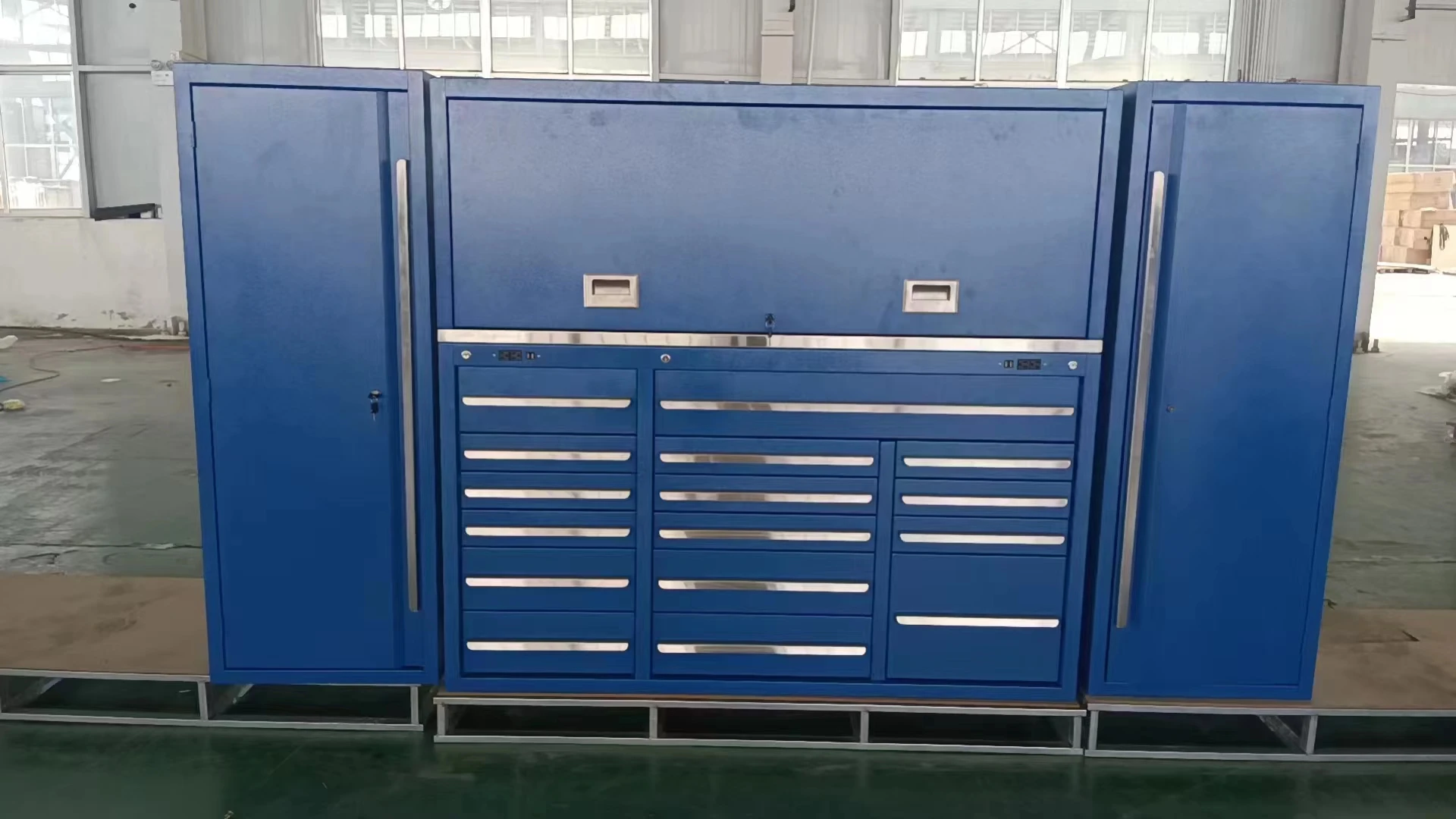 Heavy Duty 72 Inch Tool Box - Durable & Versatile Storage