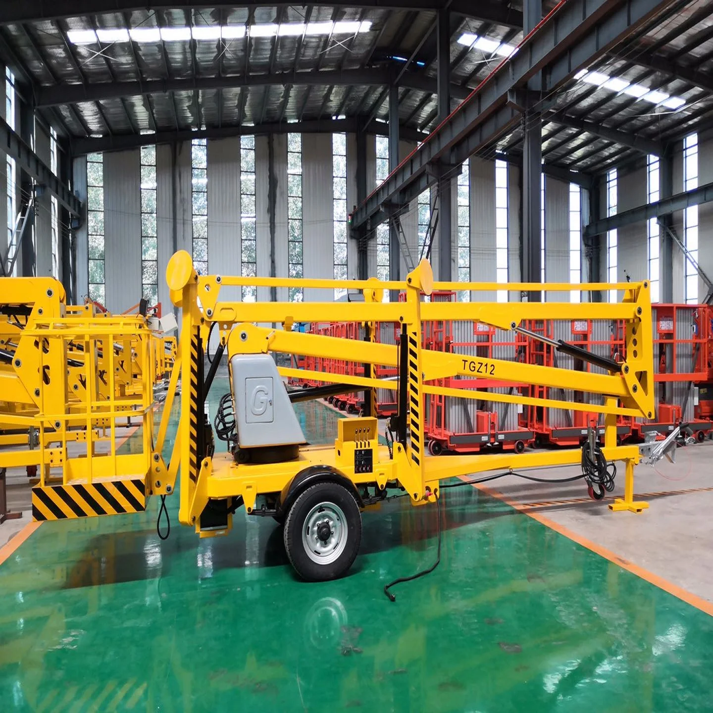 Hot Sale small 10~20m electric diesel sky spider cherry picker tracked ...