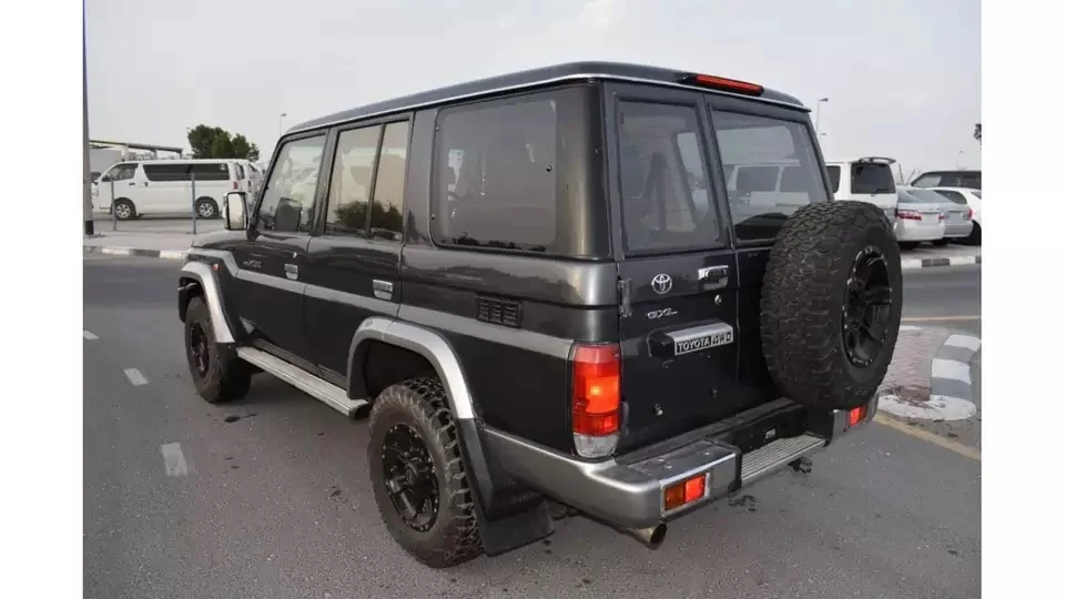 Used Toyota Landcruiser 78 Hardtop Special V8 4.5l Mt - Buy Used Cars ...