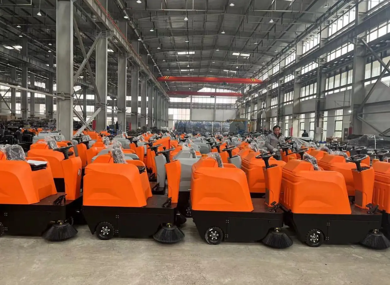 Electronic Industry Four Wheel Steering Road Sweeper Cleaning Machine ...