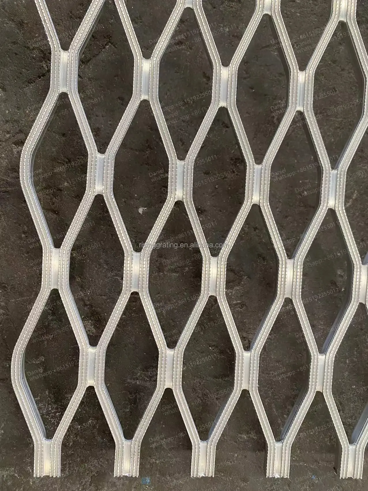 Roof Top Aluminum Walkway - Durable & Anti-Slip Grating